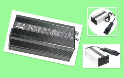 中国 58.4V最高充満リチウム電池の充電器、自在継手110 - 240の入力VacののPFCの充電器 販売のため