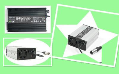 Cina Smart 4 fa un passo caricando il caricatore della batteria al litio, universali di 24V 2A un caricatore da 110 - 230 VCA Li in vendita