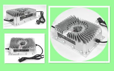 Cina PFC 12V 50A impermeabilizzano il caricabatteria caricarsi automatico completamente sigillato 14.4V/14.6V/14.7V di IP65 in vendita