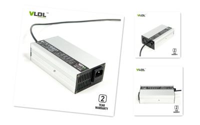 中国 高周波SMPS Eのスクーターのための自動リチウム電池の充電器48V 54.6V 58.4V 4A 販売のため