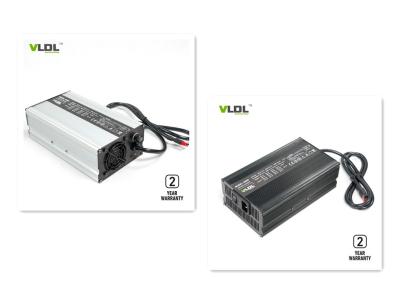 Cina 116.8V - caricarsi di galleggiamento automatico del cv di cc del caricabatteria di 117.6V 5A in vendita