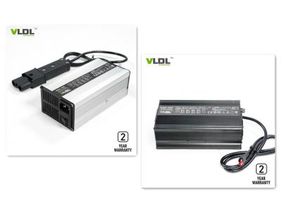 Cina 116.8V - caricarsi di galleggiamento automatico del cv di cc del caricabatteria di 117.6V 5A in vendita