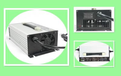 中国 LiFePO4/李イオン/LiMnO2電池のための高性能12V 60Aのスマートな充電器 販売のため