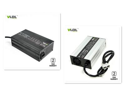 Cina Caricatore automatico 73V massimo E - caricatore 230*135*70 millimetro della batteria al litio di 60V 10A delle spazzatrici in vendita