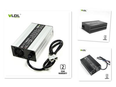 Cina E - Caricatore 72V 10A della batteria al litio delle spazzatrici con colore massimo del nero 84V in vendita