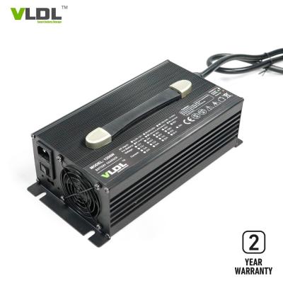 China 44.1V 50A 36 peso leve da frequência 47~63HZ do carregador de bateria acidificada ao chumbo do volt à venda