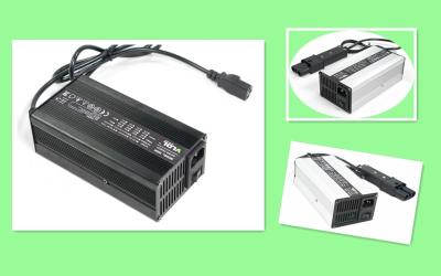 中国 モータースポーツの短絡の保護のための16V 15Aのリチウム電池の充電器 販売のため