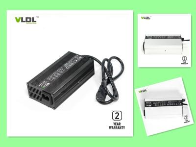 中国 李イオンLiFePO4電池のための12V 10Aのリチウム電池の充電器最高14V 14.4V 14.6V 販売のため