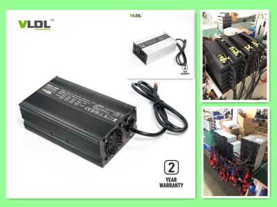 中国 48V 10Aのリチウム電池の充電器普遍的な110-230Vac PFCは黒い箱を入れた 販売のため