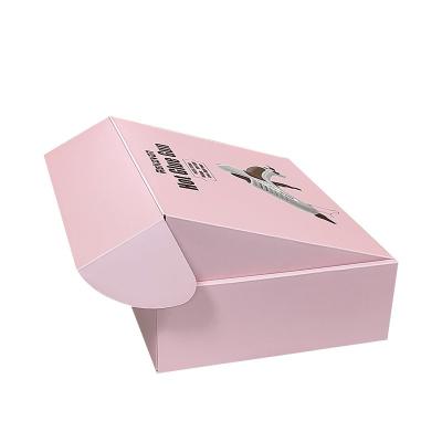 Cina Cassa di cartone di finitura lucida di taglia personalizzata per la spedizione di abbigliamento in vendita