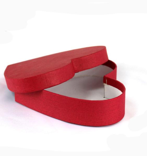 Quality Customizable colorful Paper Heart Shaped Gift Boxes With Varnished Finish for sale