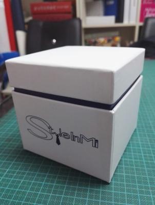 China Custom Size Recycled Self Erecting Boxes LED Light Watch Box Gift Packaging for sale