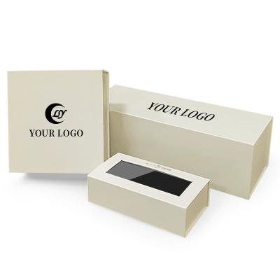 China Personalisierte Quadratische Magnetverschlussdeckel Geschenk Kosmetik personalisierte falsche Wimpern Verpackung Papierbox mit transparenten Fenster zu verkaufen