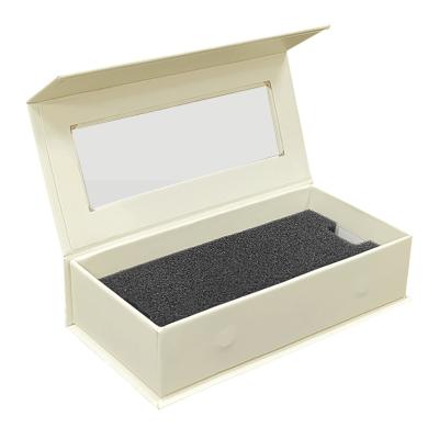 China Personalisierte Quadratische Magnetverschlussdeckel Geschenk Kosmetik personalisierte falsche Wimpern Verpackung Papierbox mit transparenten Fenster zu verkaufen