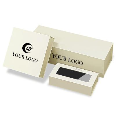 China Personalisierte Quadratische Magnetverschlussdeckel Geschenk Kosmetik personalisierte falsche Wimpern Verpackung Papierbox mit transparenten Fenster zu verkaufen