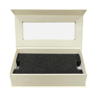 China Personalisierte Quadratische Magnetverschlussdeckel Geschenk Kosmetik personalisierte falsche Wimpern Verpackung Papierbox mit transparenten Fenster zu verkaufen