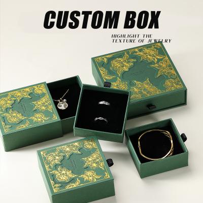 Китай Фабрика на заказ 9 * 9 см квадратная бумажная серёжка ожерелье Полая упаковочная коробка для магнитных ювелирных украшений продается