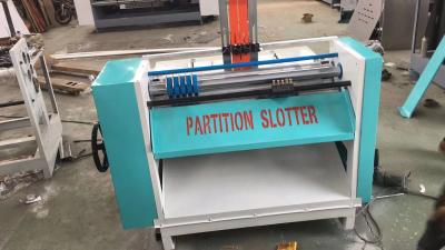 China Kleine gegolfde kartonnen doos maken machine met Min.span grootte van slot 42mm Capaciteit Te koop