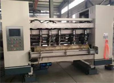 Cina 5500 KG Voltaggio 380V scatola ondulata a lama sottile Slitter Scorer Machine per cartone in vendita