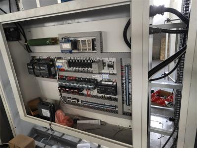 Cina Macchina di imballaggio a stampo a taglio a stampo piatto a propulsione elettrica completamente automatica per la lavorazione della carta in vendita