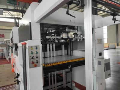 Cina Alberghi Precision Feed Cardboard Die Cutting Machine con modello di progettazione e alta velocità in vendita