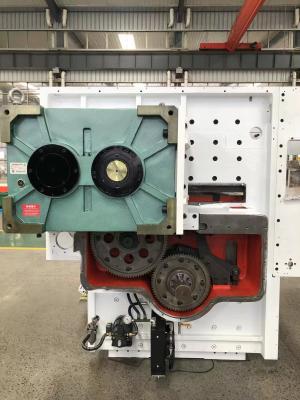 Cina Alberghi Precision Feed Cardboard Die Cutting Machine con modello di progettazione e alta velocità in vendita