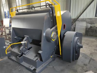 Cina Macchina per il taglio a stampo e la creatura manuale del cartone ondulato per un'operazione facile 7700 KG in vendita