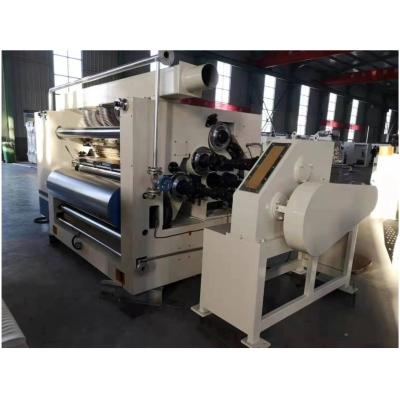 Cina Macchina per la fabbricazione di cartoni ondulati a flauto a facciata singola per negozi di abbigliamento 1700 KG in vendita