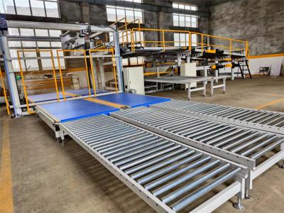 China Equipamento corolário relevante Máquina de empilhamento em ângulo quadrado para produção de papel ondulado à venda