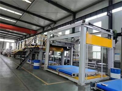 中国 3 プライス 高速自動波紋箱製造機械 主動モーターサーボ 12.5KW 販売のため