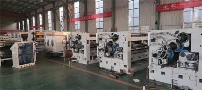 Cina Linea di produzione di cartone ondulato a 3 strati con precisione di taglio velocità uniforme ±1 mm in vendita
