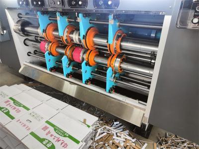 Cina 220V tensione semiautomatica casella ondulata macchina di produzione con lunga durata di vita in vendita