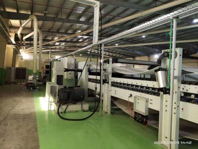 China Productielijn voor papierplaten automatisch 3 5 7 laag kartonnen doos Te koop