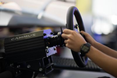 Cina 15Nm PC ergonomico Sim Racing Simulator con l'unità rispondente del pedale in vendita