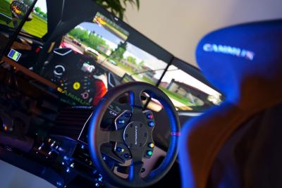 Cina Gioco di corsa Rig Simulator del PC di Arcade Machine 15Nm del parco di divertimenti in vendita