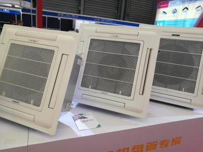 Cina ventilconvettori a quattro vie della cassetta del soffitto di capacità 2TR, con configurazione in pompa idraulica e configurazione in scatola elettrica in vendita