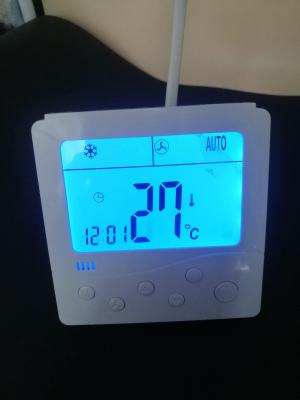 China Knopf-Steuerventilatorkonvektor-Einheits-Thermostat LCD-Anzeige mit elektrische Heizungs-Funktion zu verkaufen