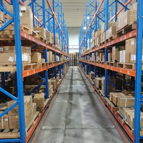 Steel Customizable VNA Very Narrow Aisle Racking For Narrow Aisle Pallet Shelf In Metal Material