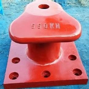 China 550KN Tee-Typ Gusseisen HT200 Schiffsbollard geschmolzenes Metall poliert Schiff Docking zu verkaufen