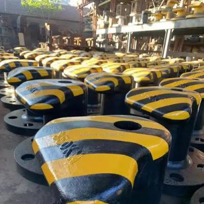 China 350KN T Hoofd Gegooid Staal ZG230-450 Boat Bollard Single Bitt Bollard Geverfd Bitumen Dock mooring Te koop