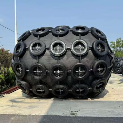China Weather And Corrosion Resistant Marine Rubber Fender with High Energy Absorption and Chain and Rope Net Mounting for sale