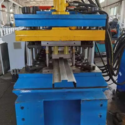 Cina macchina per la formazione di pannelli per porte macchina per la formazione di pannelli per porte in acciaio in vendita