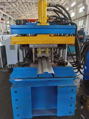 Cina macchine per la produzione di telai per porte in acciaio Macchina per la formatura di serrande avvolgibili macchine per la produzione di telai per porte in acciaio in vendita