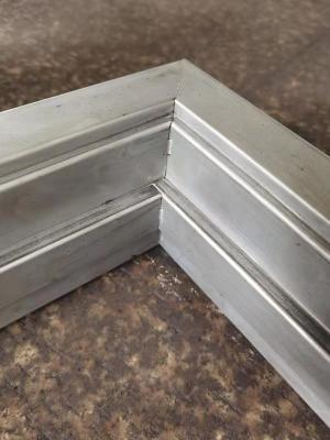 China Türrahmen, der Maschinenmetalltürrahmen-Profilmaschine die Stahltürrahmenrolle bildet Maschine macht zu verkaufen