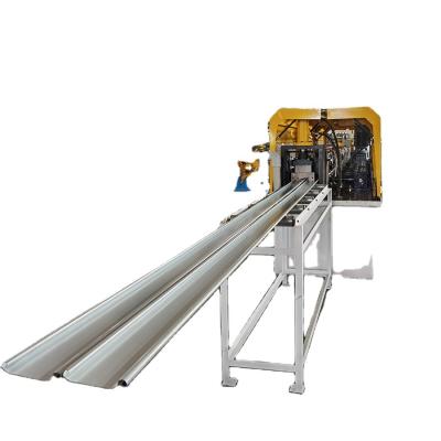 Cina 380V Shutter Steel Door Frame Making Machine PPGI Materia prima in vendita