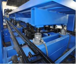 Cina linea di produzione di pannelli sandwich macchina per la produzione continua di pannelli sandwich in pu in vendita