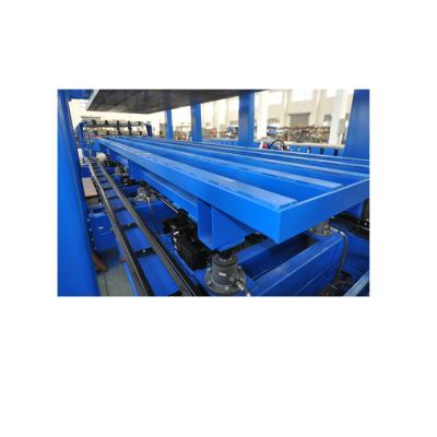 Cina linea di produzione di pannelli sandwich macchina per la produzione continua di pannelli sandwich in pu in vendita