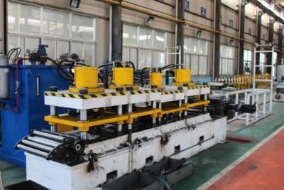 中国 艶をかけられたタイル ロール形成のための軽い鋼鉄キールCZの母屋機械 販売のため