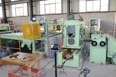 China Linha de corte de tira de aço carbono, linha de produção de corte de bobina de aço de 50 mm à venda