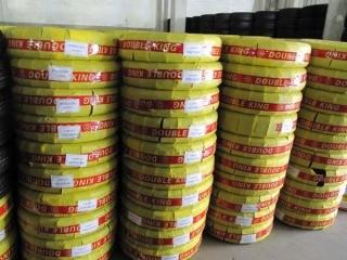 China Mejorar el rendimiento de la conducción con neumáticos de automóviles de 145/70R12 PCR que encajan en ruedas de 16-20 pulgadas en venta